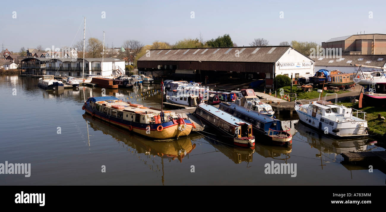 La marina de northwich Banque de photographies et d’images à haute ...