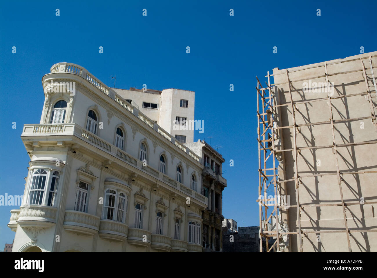 Modern neo colonial architecture Banque de photographies et d’images à ...