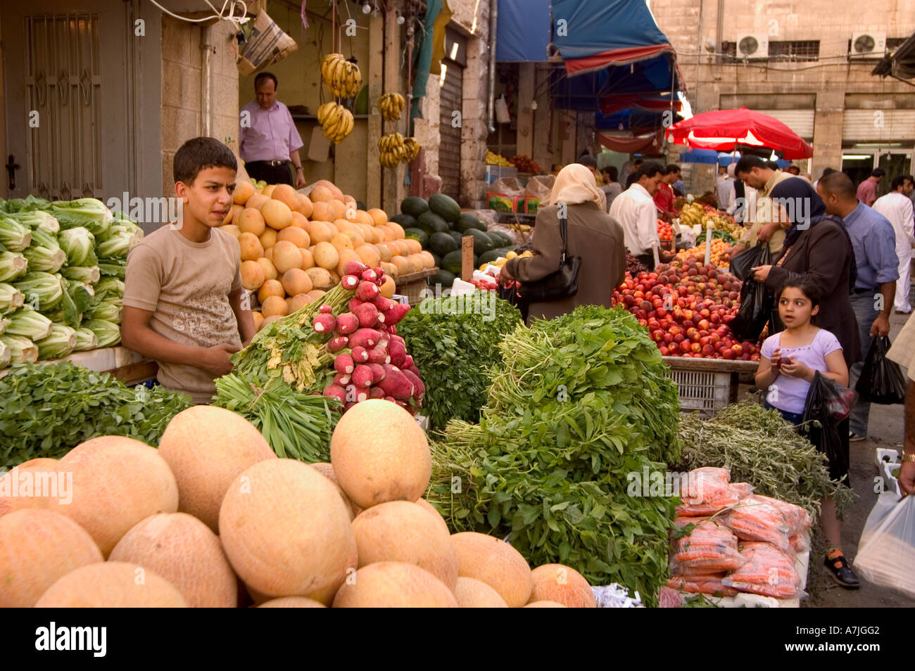 Le marché des fruits et légumes melons Amman Jordanie Moyen Orient ...