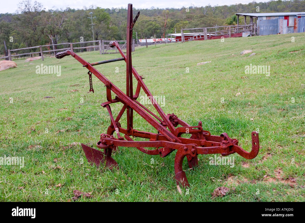 Vieille charrue cheval Photo Stock - Alamy