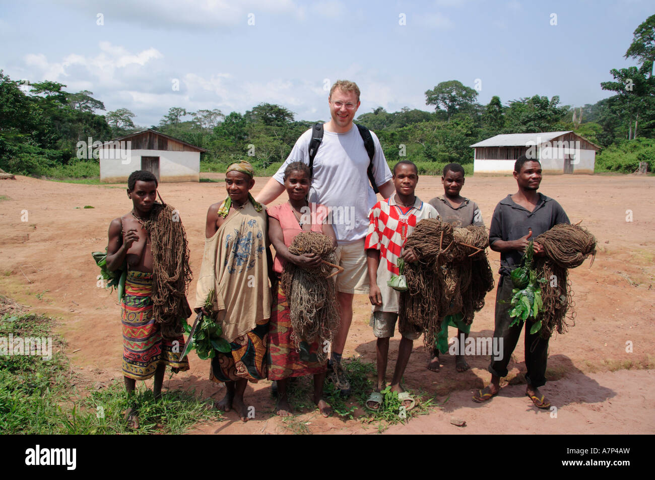 Les pygmées, peuple de baaka Banque de photographies et d’images à ...