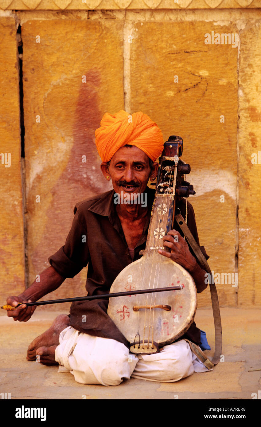 Joueur de cithare Banque de photographies et d’images à haute ...
