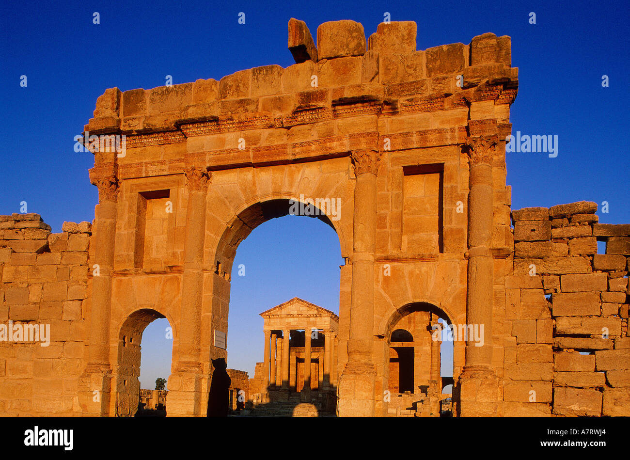 Jupiter temple sbeitla tunisia Banque de photographies et d’images à ...