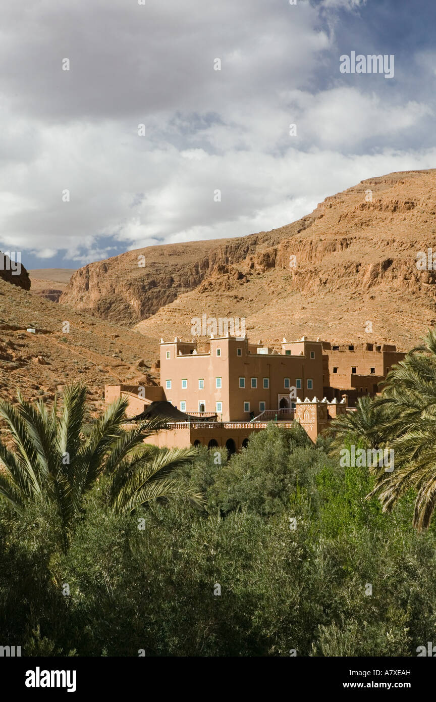 Tizgui village Banque de photographies et d’images à haute résolution ...