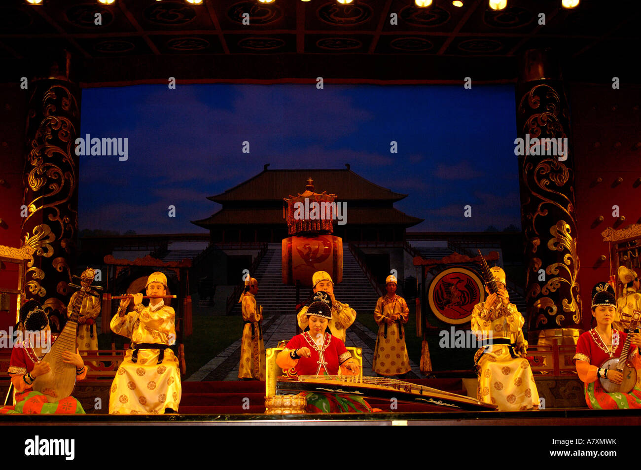 Shaanxi grand opera house Banque de photographies et d’images à haute ...