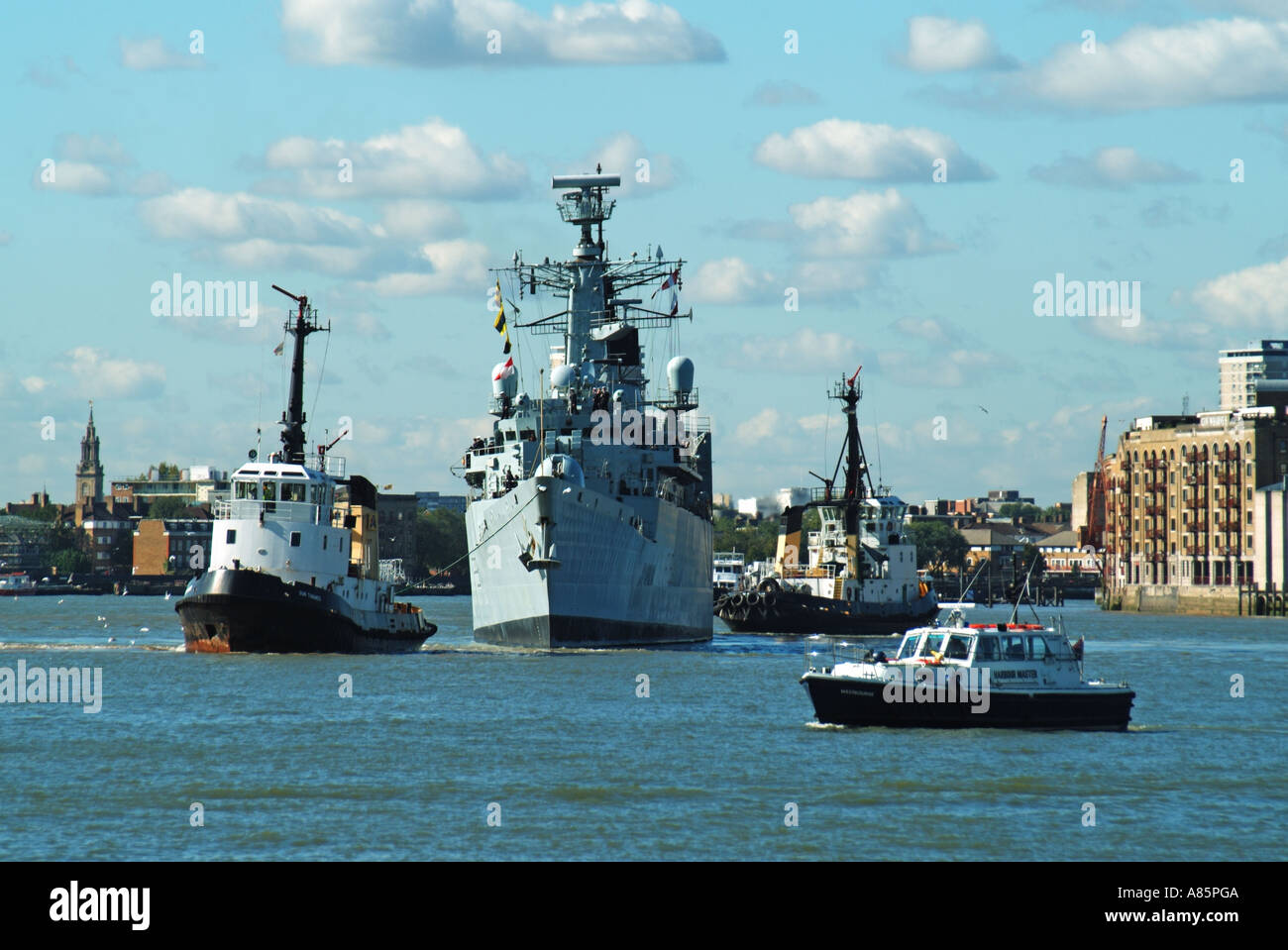 Royal navy frigate hms cornwall f99 Banque de photographies et d’images ...