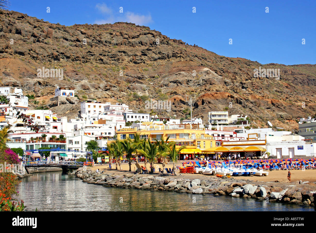 PLAYA DEL DIABLO. La plage pittoresque de Puerto de Mogan SUR LE ...