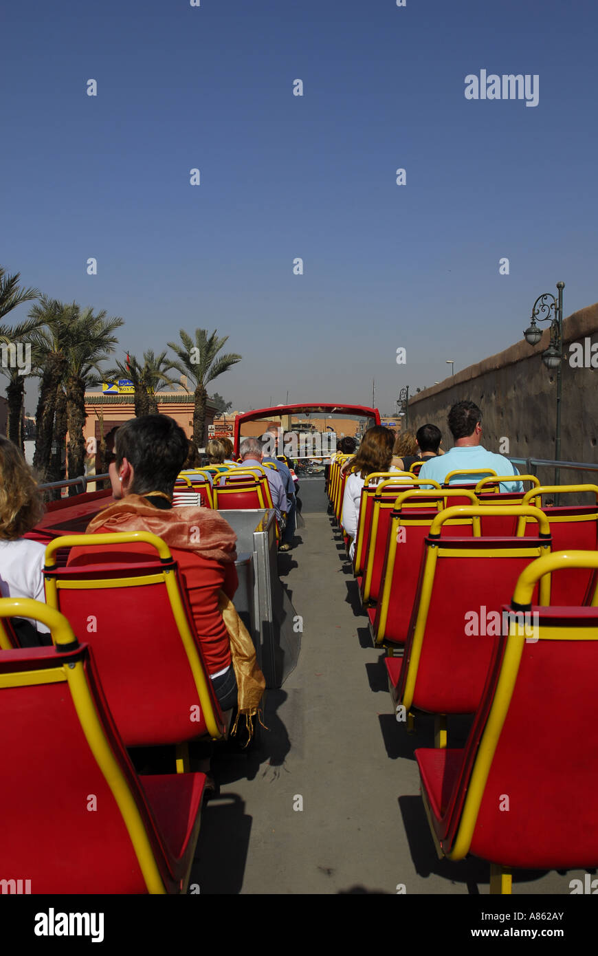 Bus touristique maroc Banque de photographies et d’images à haute ...