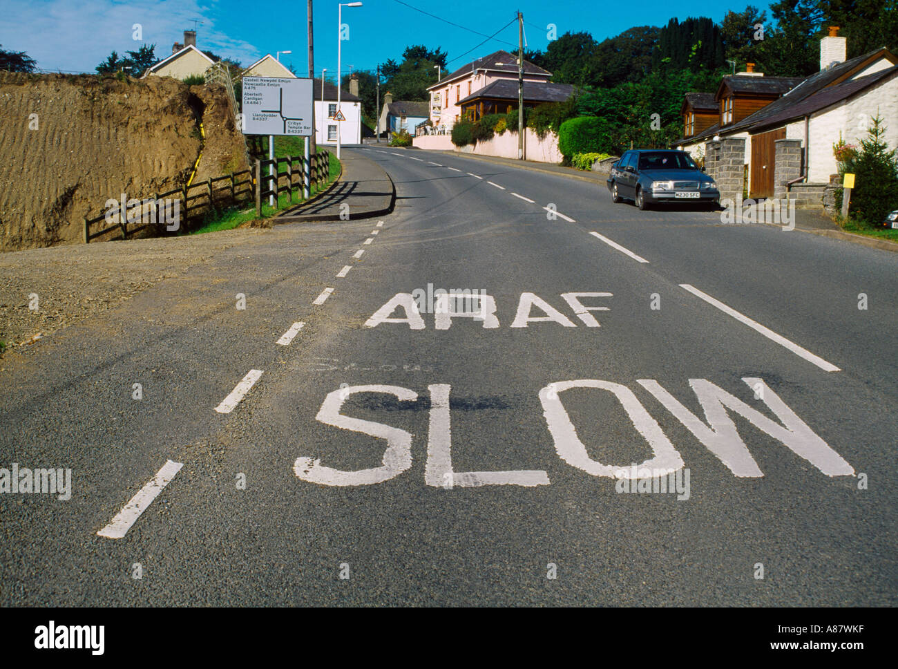 Slow araf welsh road wales britain Banque de photographies et d’images ...