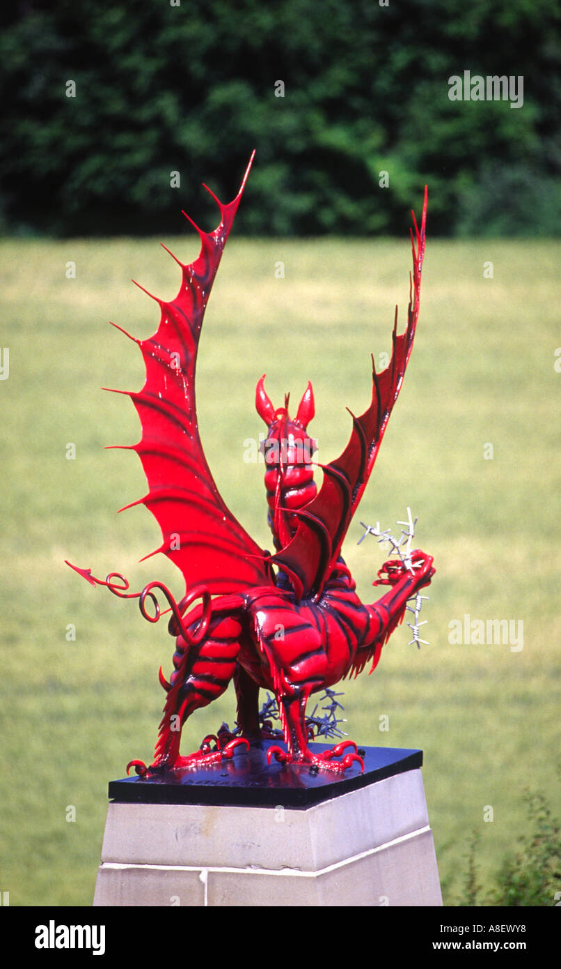 Welsh dragon monument at mametz wood Banque de photographies et d ...