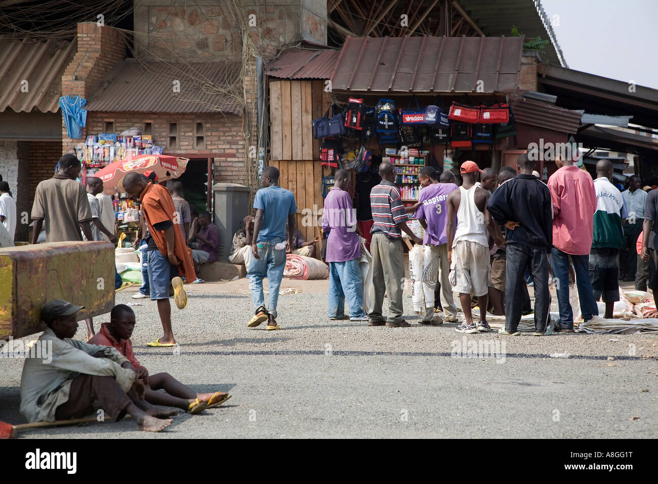 Vetement traditionnel du burundi Banque de photographies et d’images à ...