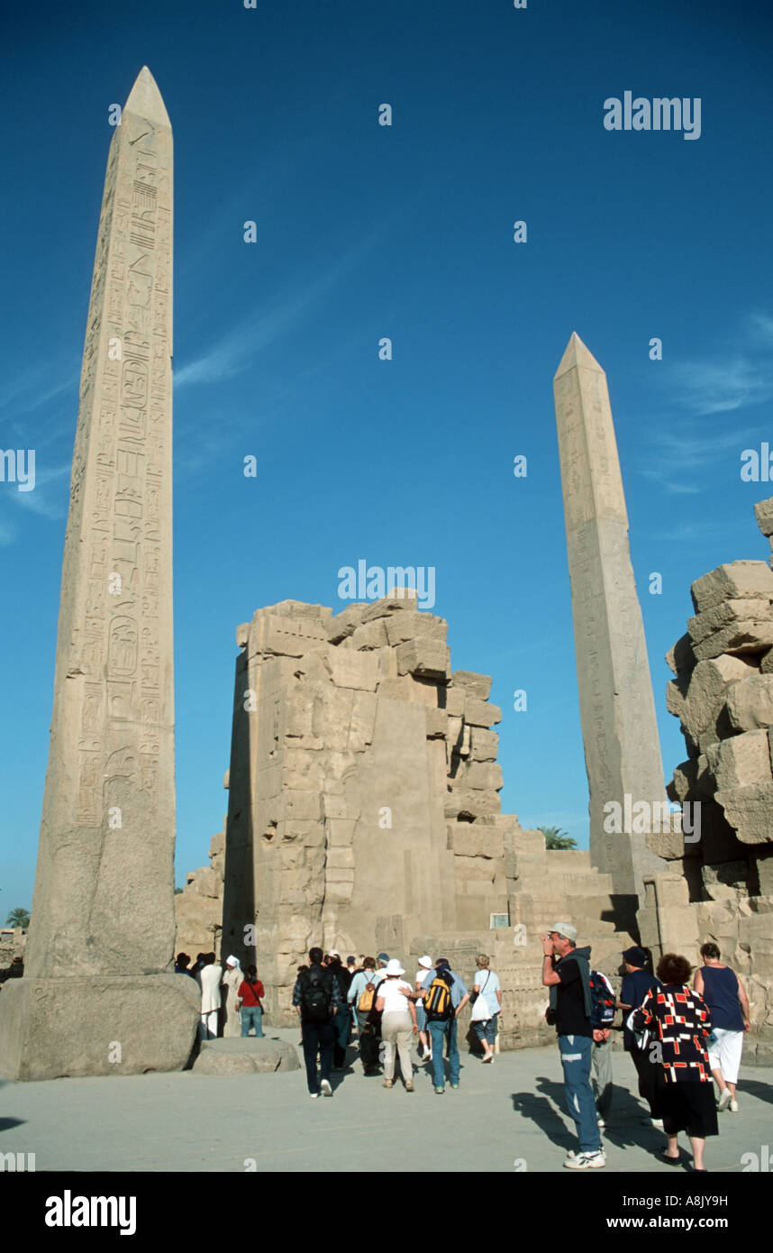 L'Égypte. Les pyramides à touristique de Louxor. Photo Julio Etchart ...