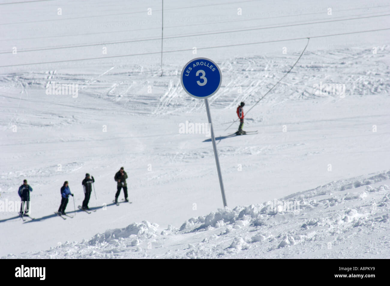 Panneau de piste bleue Banque de photographies et d’images à haute ...