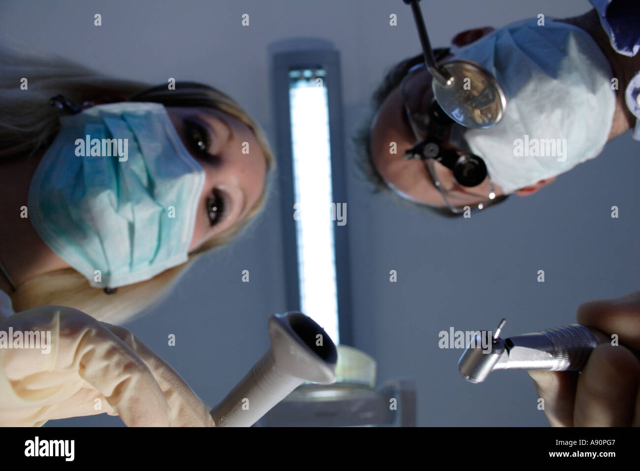 Frau zahnarzt bohren Banque de photographies et d’images à haute ...