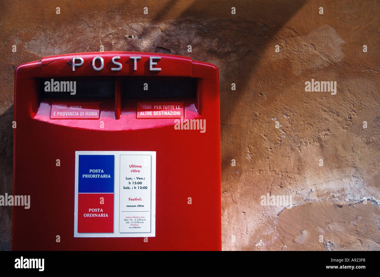 Poste italienne Banque de photographies et d’images à haute résolution ...