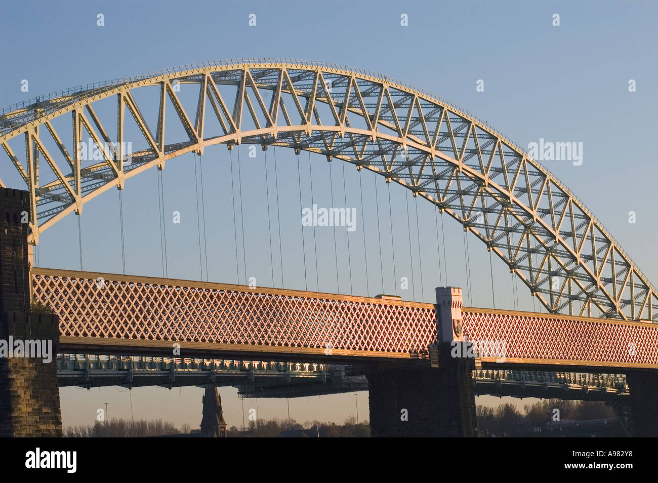Ponts de corniche Banque de photographies et d’images à haute ...