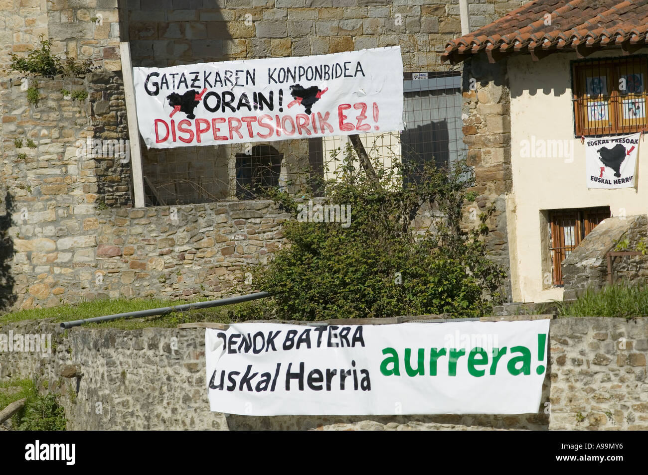 Basque nationalist slogans in euskara Banque de photographies et d ...