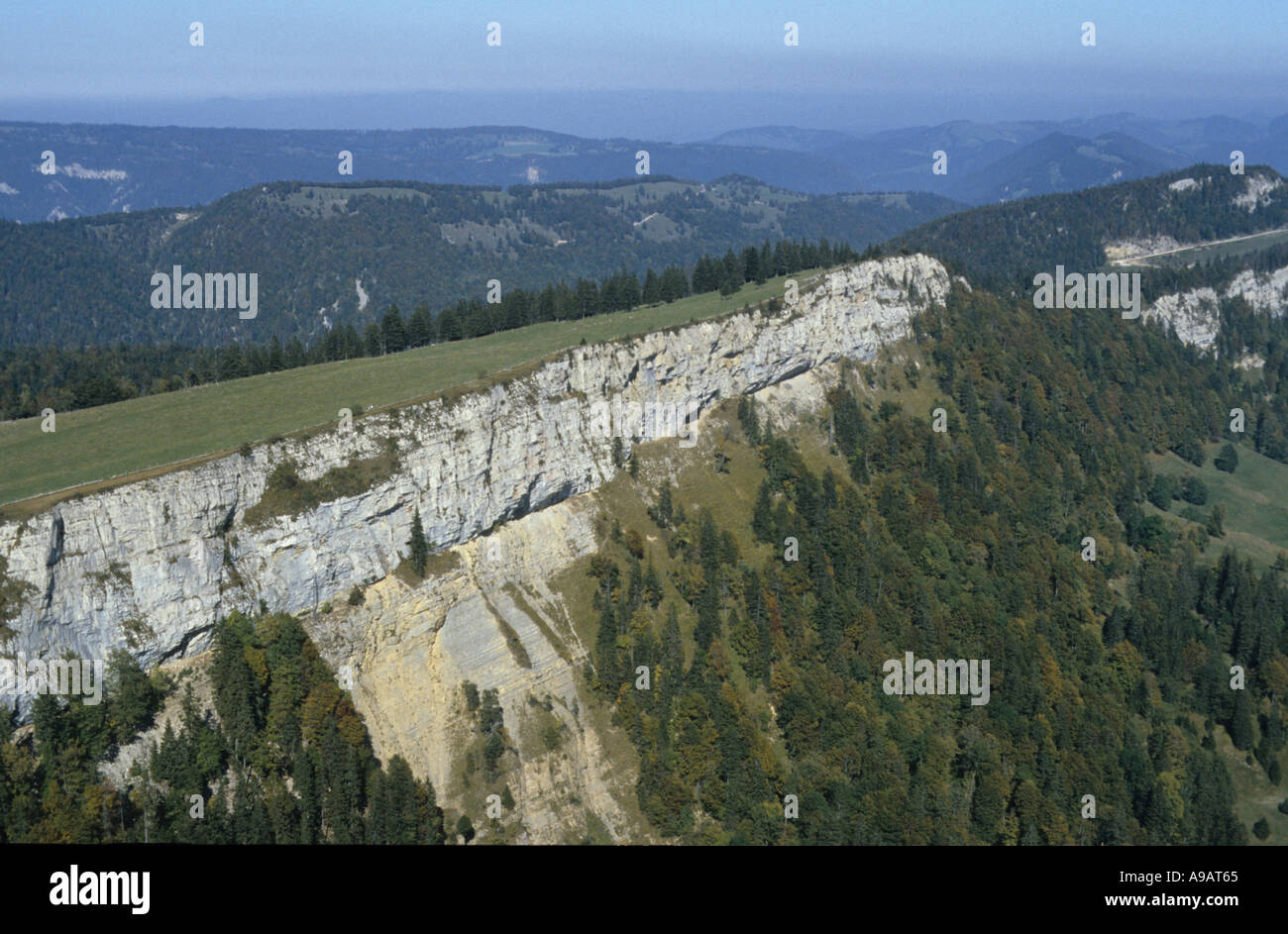 Plateau du jura Banque de photographies et d’images à haute résolution ...
