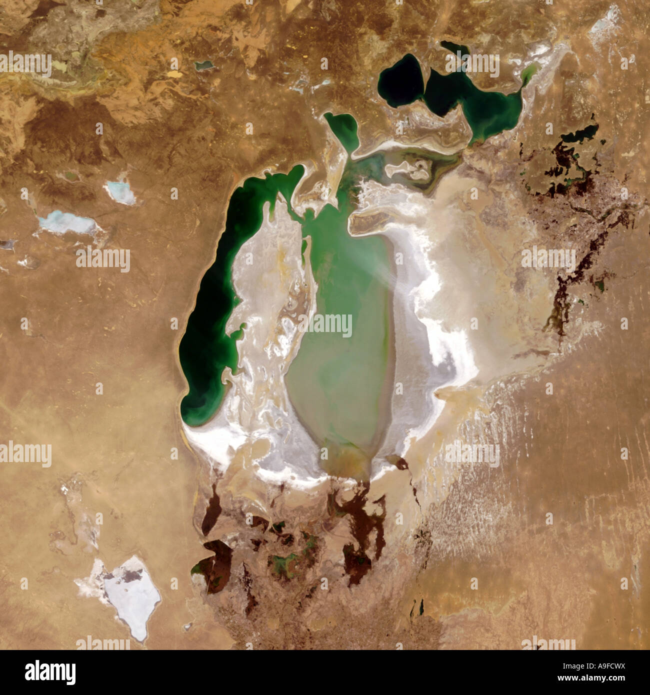 Aral sea satellite Banque de photographies et d’images à haute ...