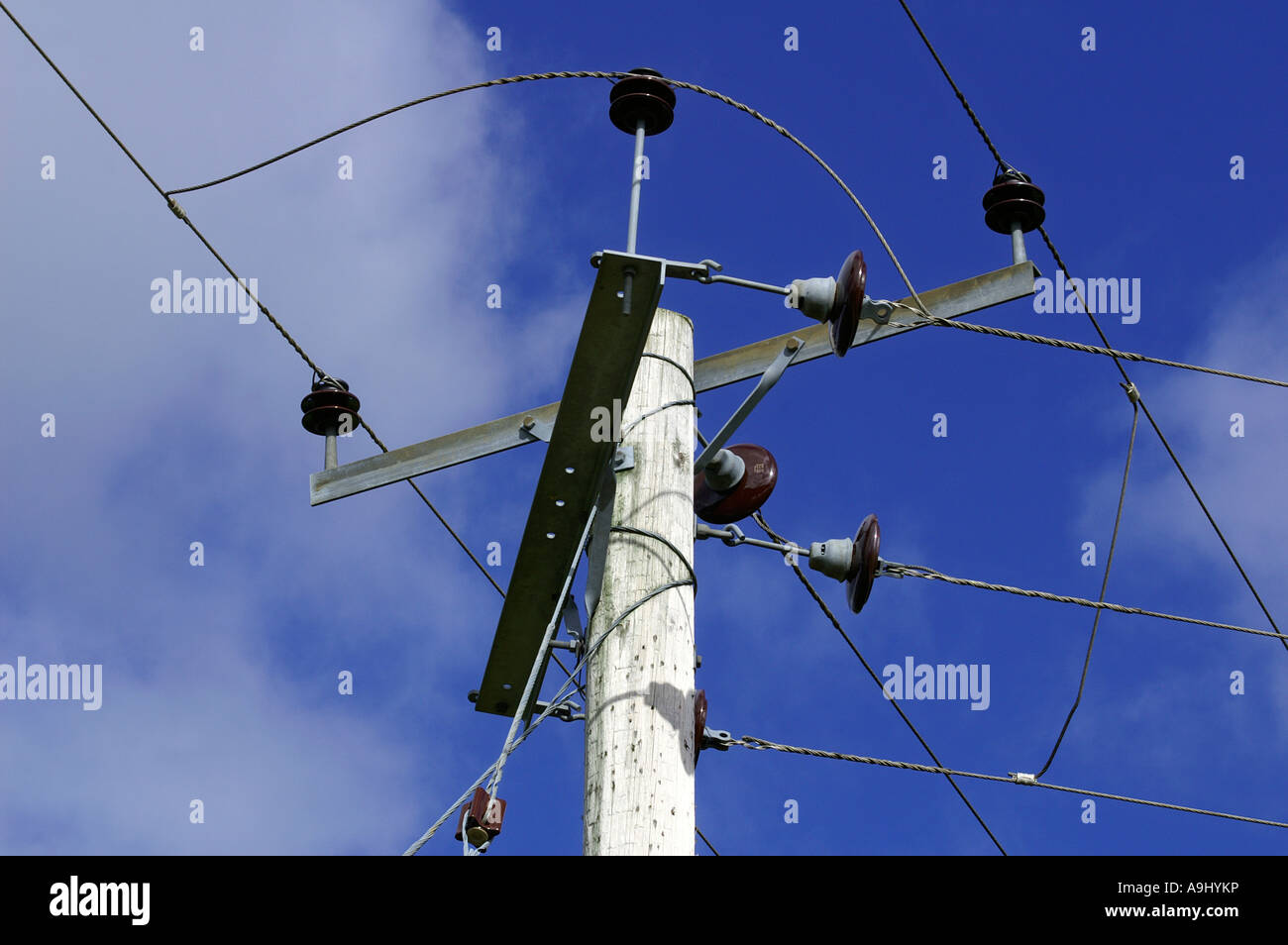 Ligne téléphonique électrique Banque de photographies et d’images à ...