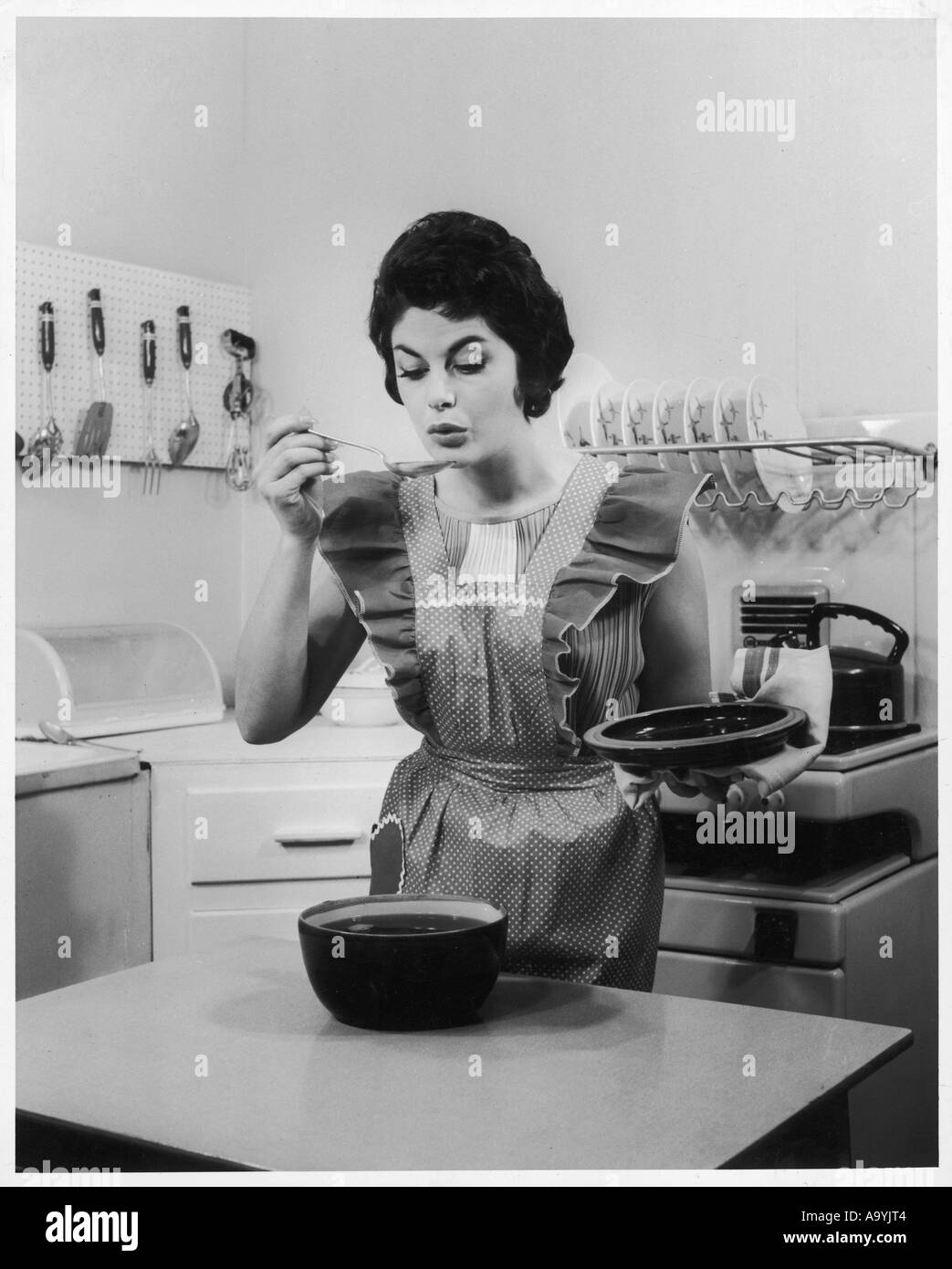 Femmes au foyer des années 1950 Banque de photographies et d’images à ...