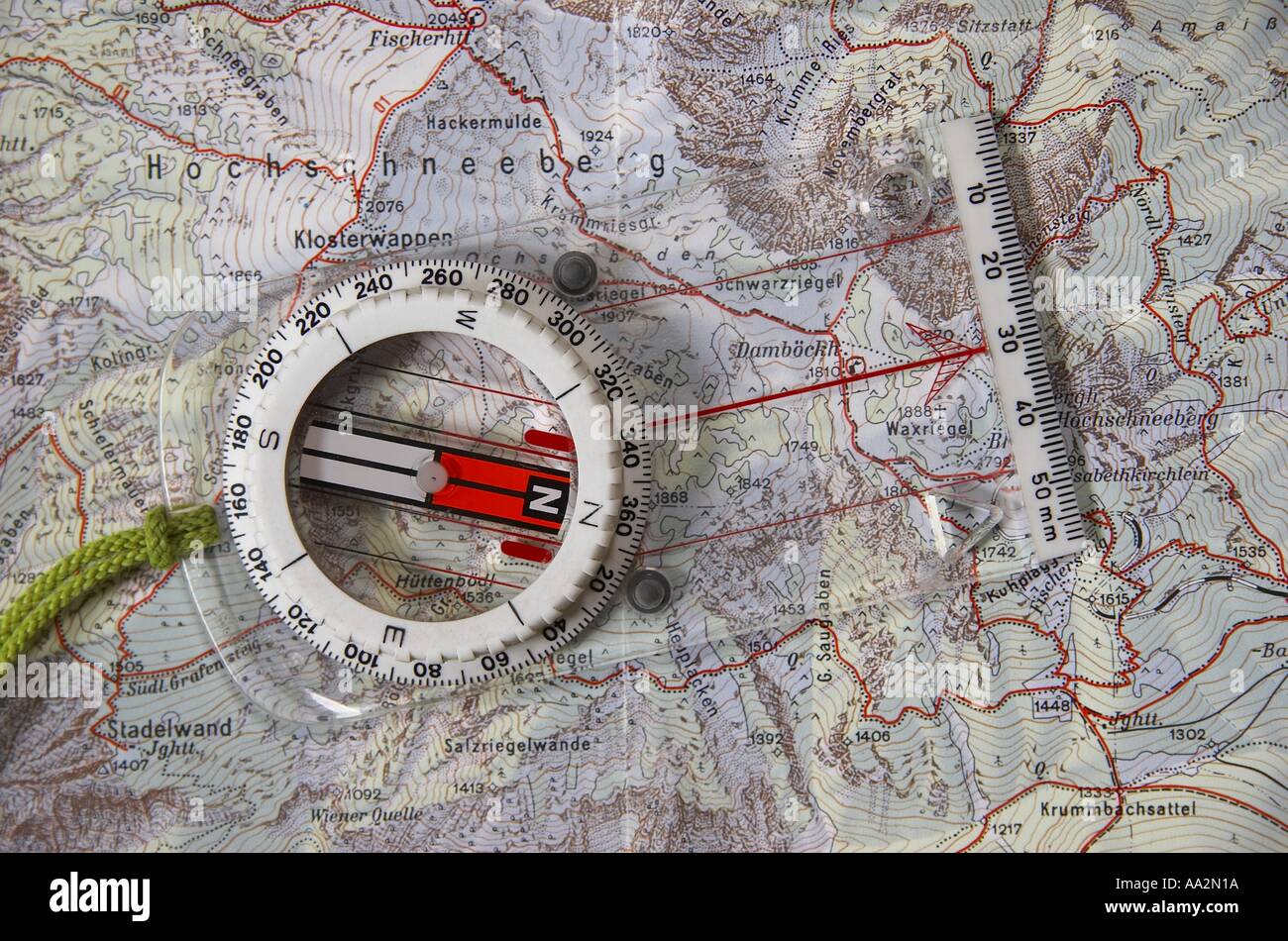 Boussole boussole carte cartes Banque de photographies et d’images à ...