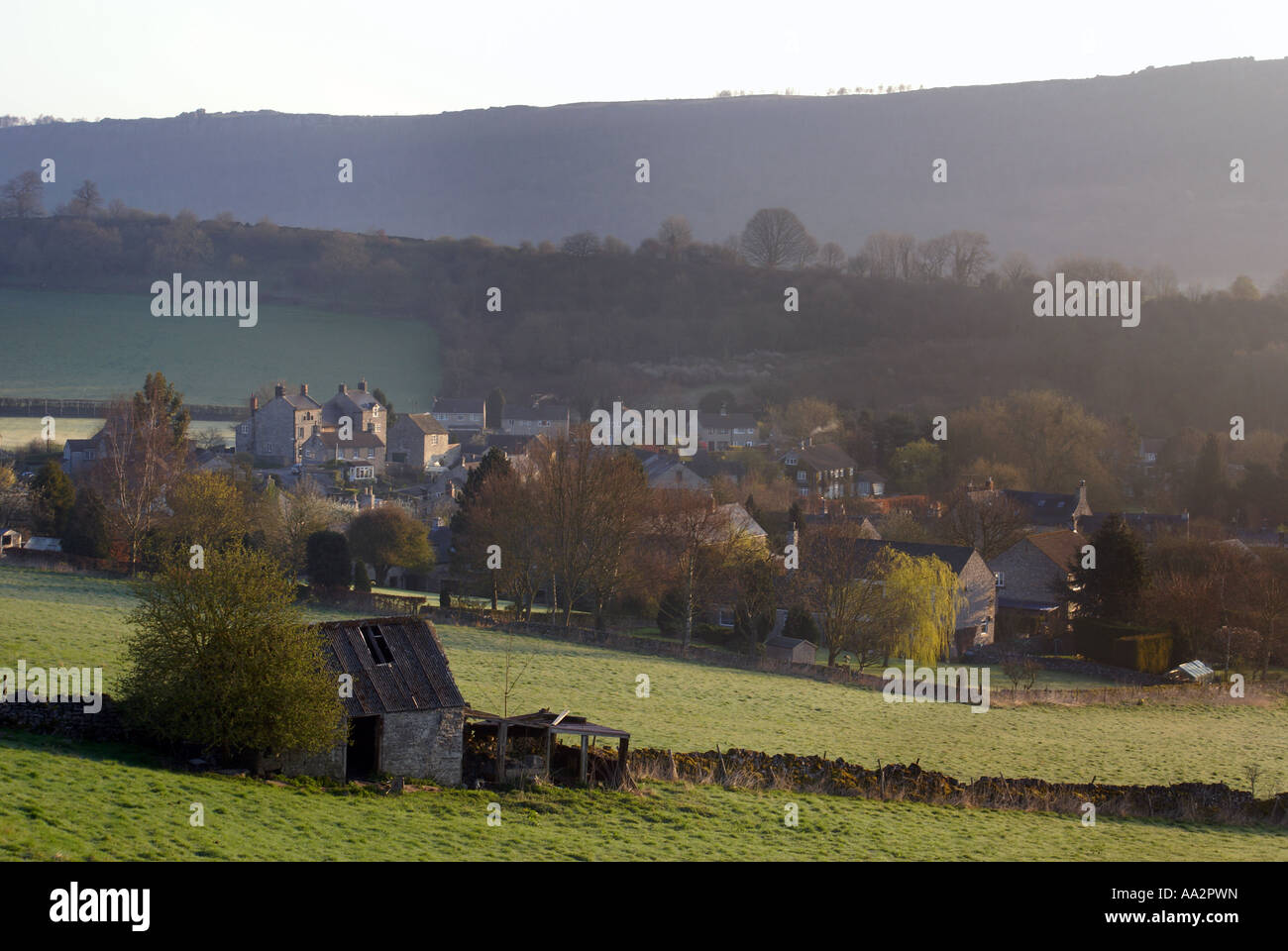 Calver village Banque de photographies et d’images à haute résolution ...