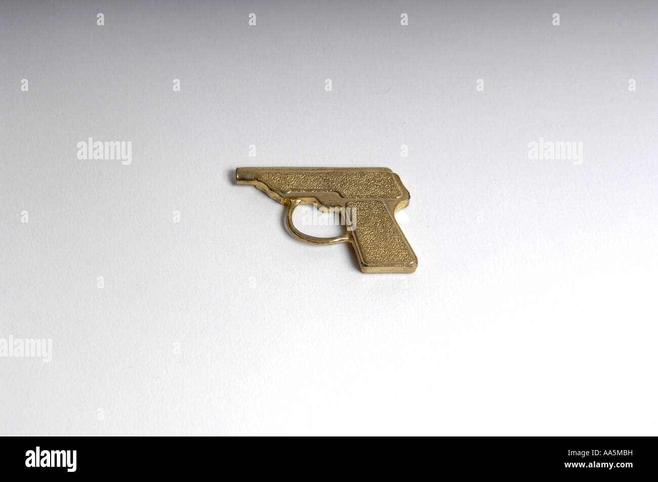 Cluedo gun Banque de photographies et d’images à haute résolution - Alamy