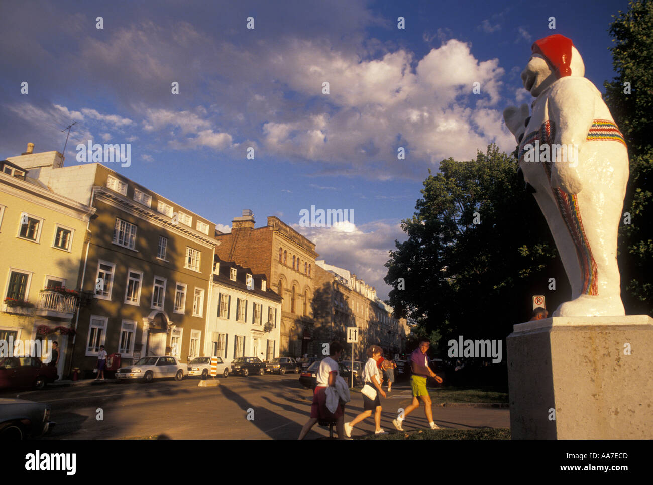The quebec city winter carnival mascot Banque de photographies et d ...