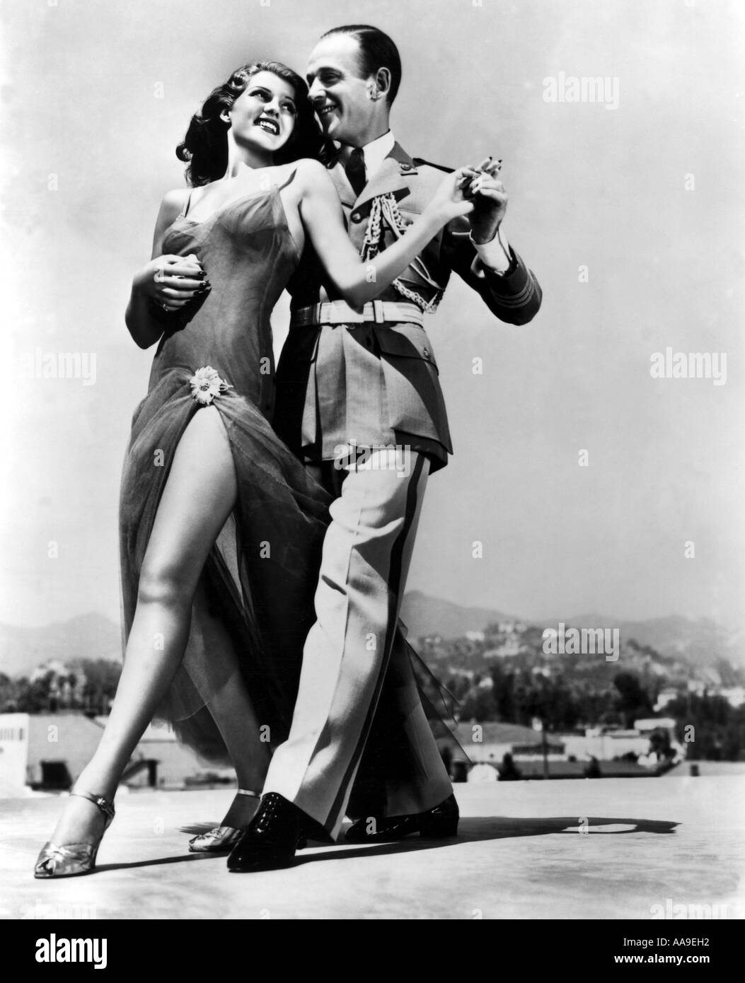 Riche ou pauvre Banque d'images noir et blanc - Alamy