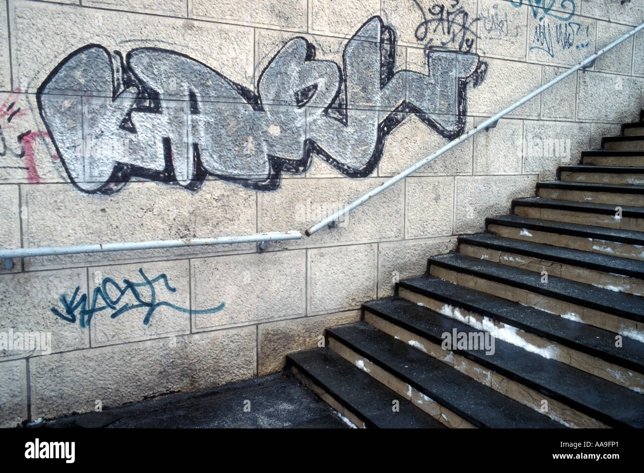 Graffiti stairway steps stairs Banque de photographies et d’images à haute résolution - Page 2 ...