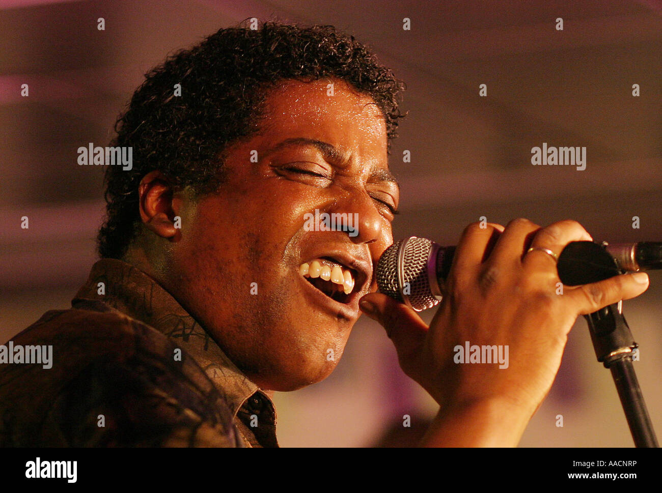 Soul singer Banque de photographies et d’images à haute résolution - Alamy