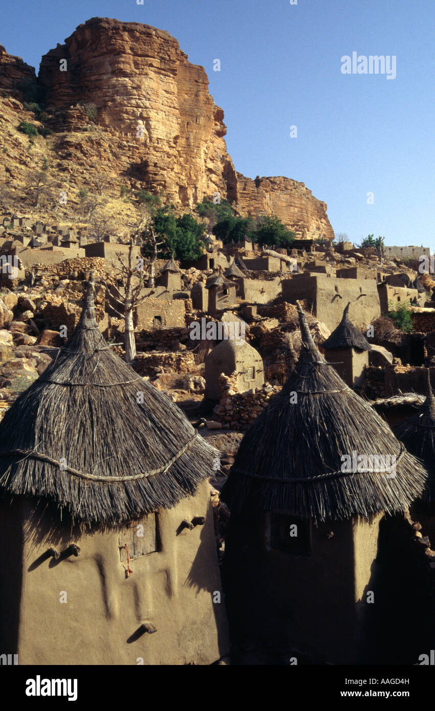 Architecture de pays dogon traditionnelle Banque de photographies et d ...