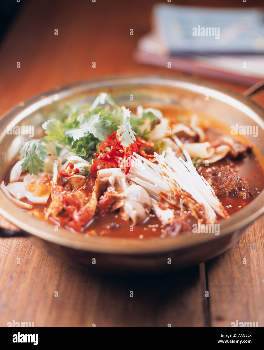 Kimchi pot Banque de photographies et d’images à haute résolution - Alamy
