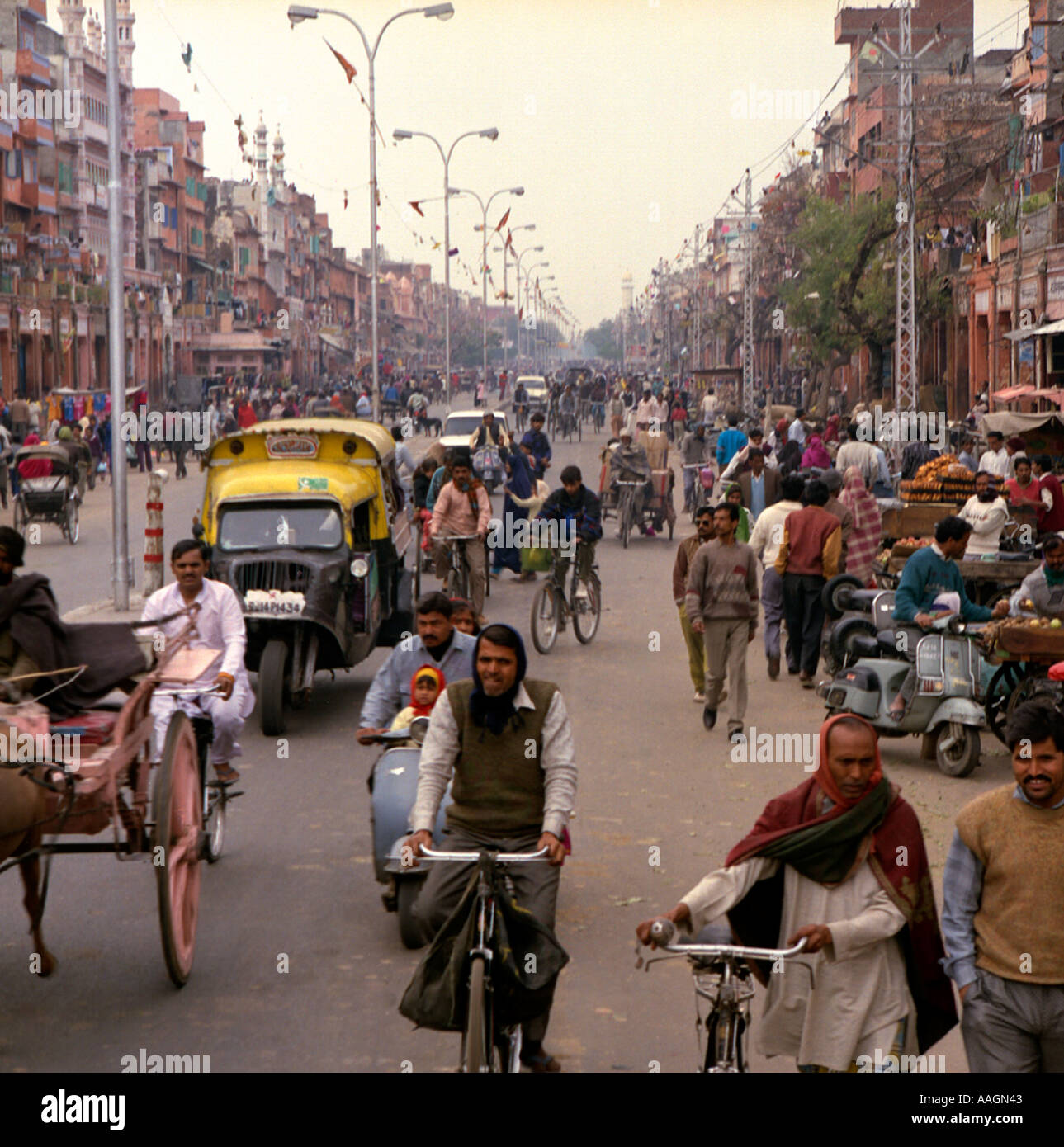 Voitures en inde Banque de photographies et d’images à haute résolution ...