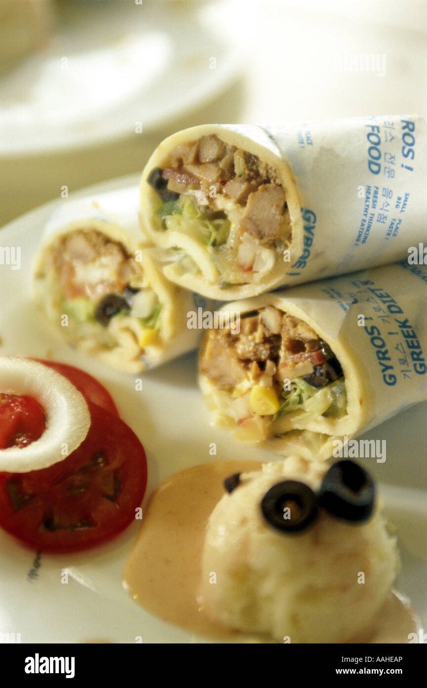 Kebab tomate rouleau nourriture western Banque de photographies et d ...