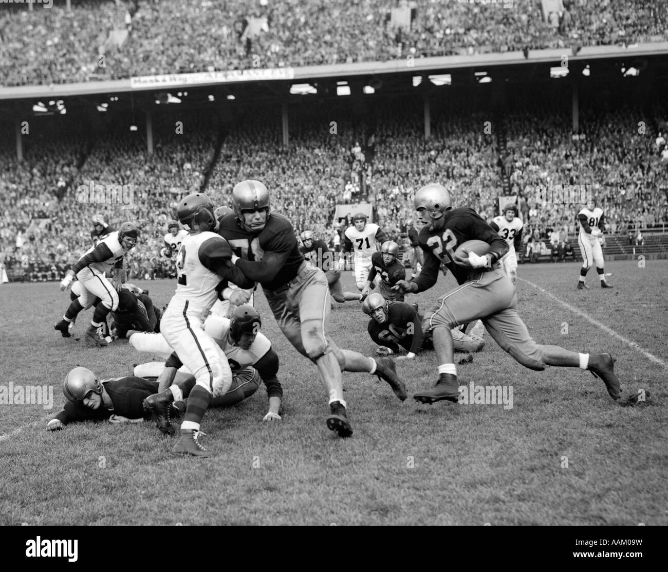 Football 1950s Banque de photographies et d’images à haute résolution ...