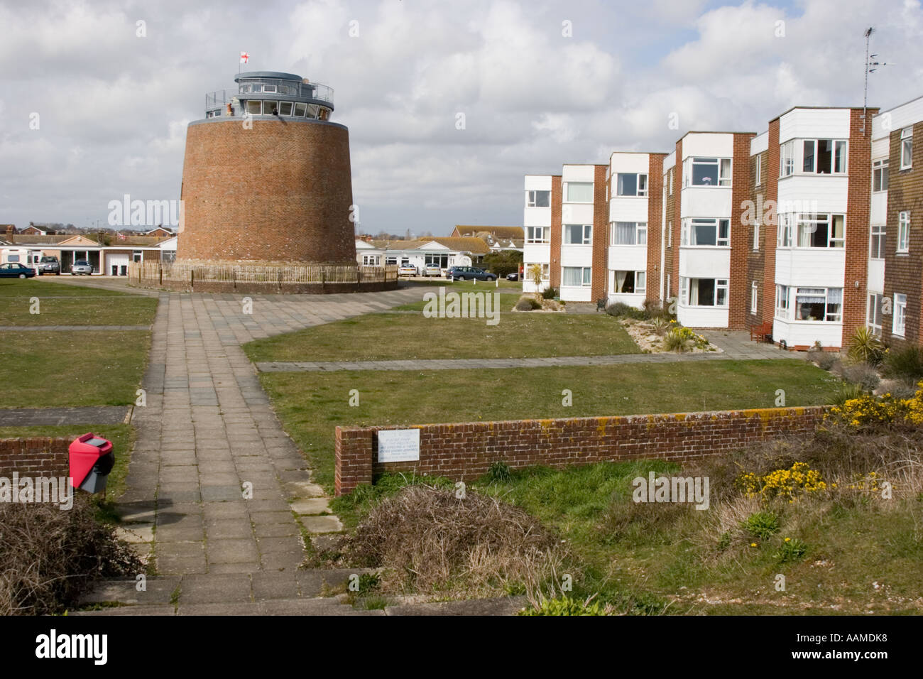 La tour Martello construites sur la côte du Sussex de l'est comme une ...