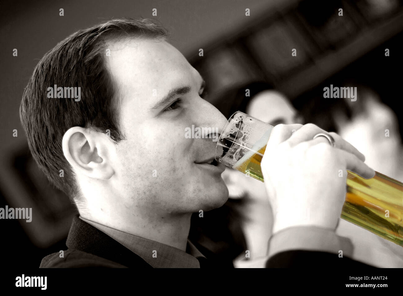 Beer man black and white Banque de photographies et d’images à haute résolution - Alamy