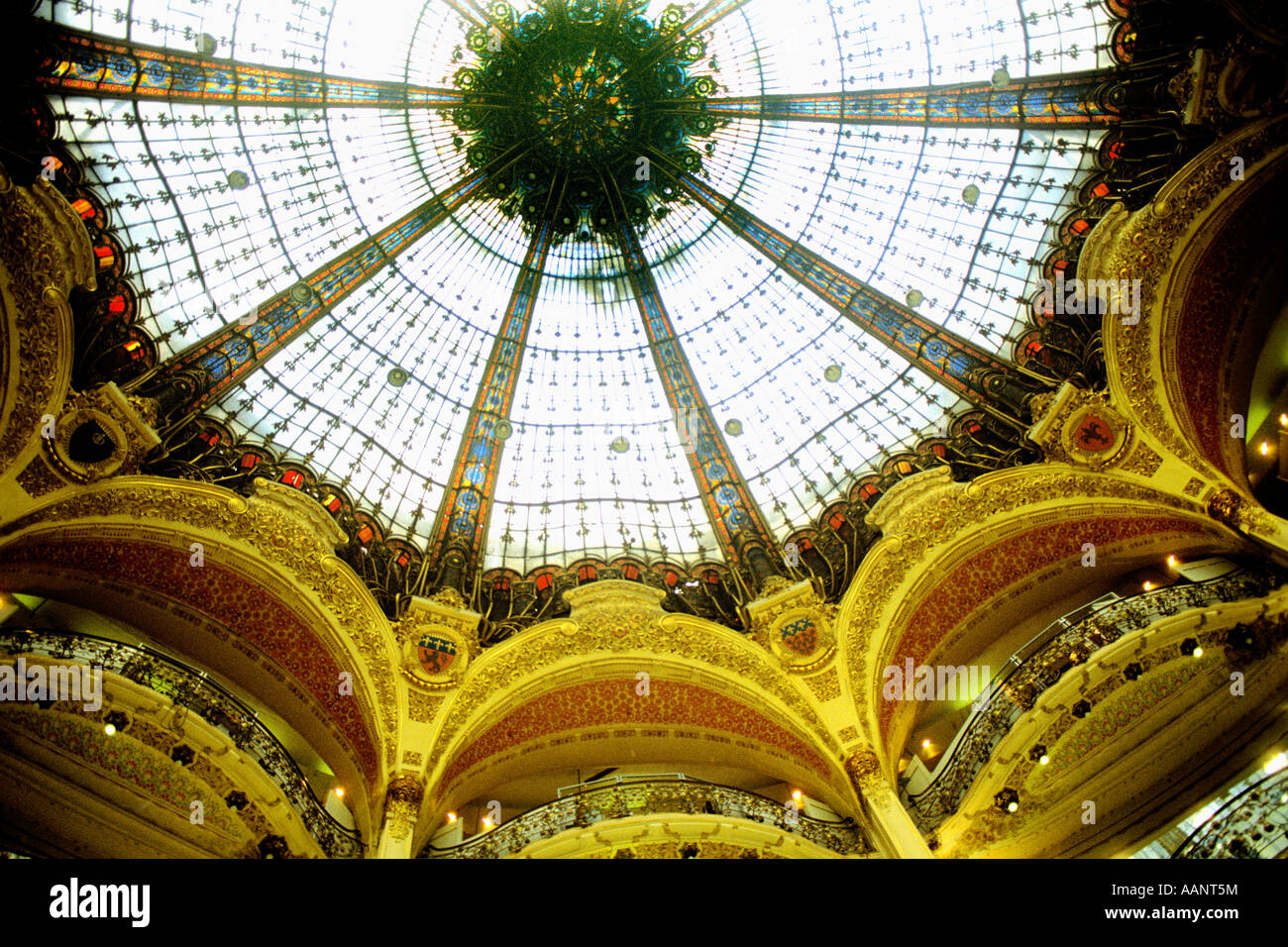 Ceiling galeries lafayette paris france Banque de photographies et d ...