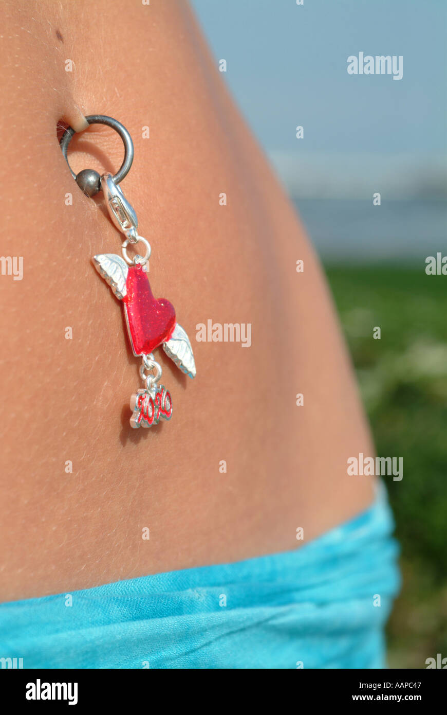 Nombril percé Banque de photographies et d’images à haute résolution ...