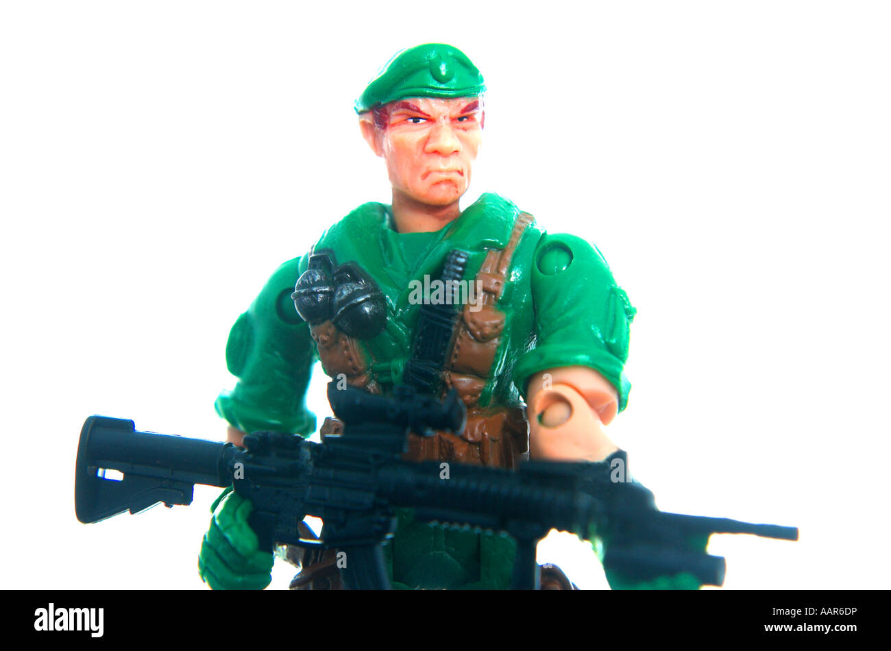 Soldat miniature jouet avec carabine automatique fusil fatigues beret ...