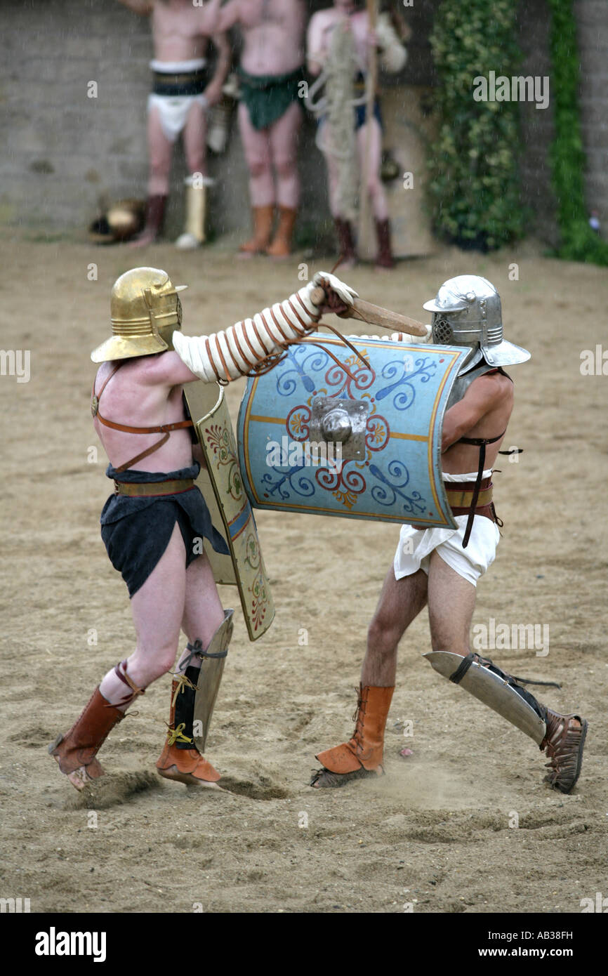 Combat de gladiateurs Banque de photographies et d’images à haute résolution - Alamy
