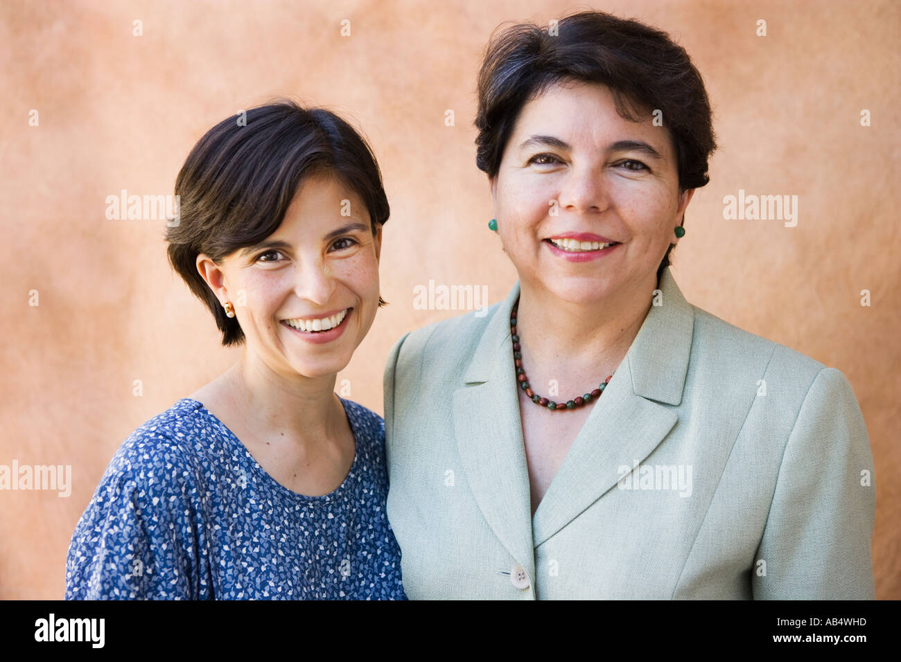 Fille mère Banque de photographies et d’images à haute résolution - Alamy