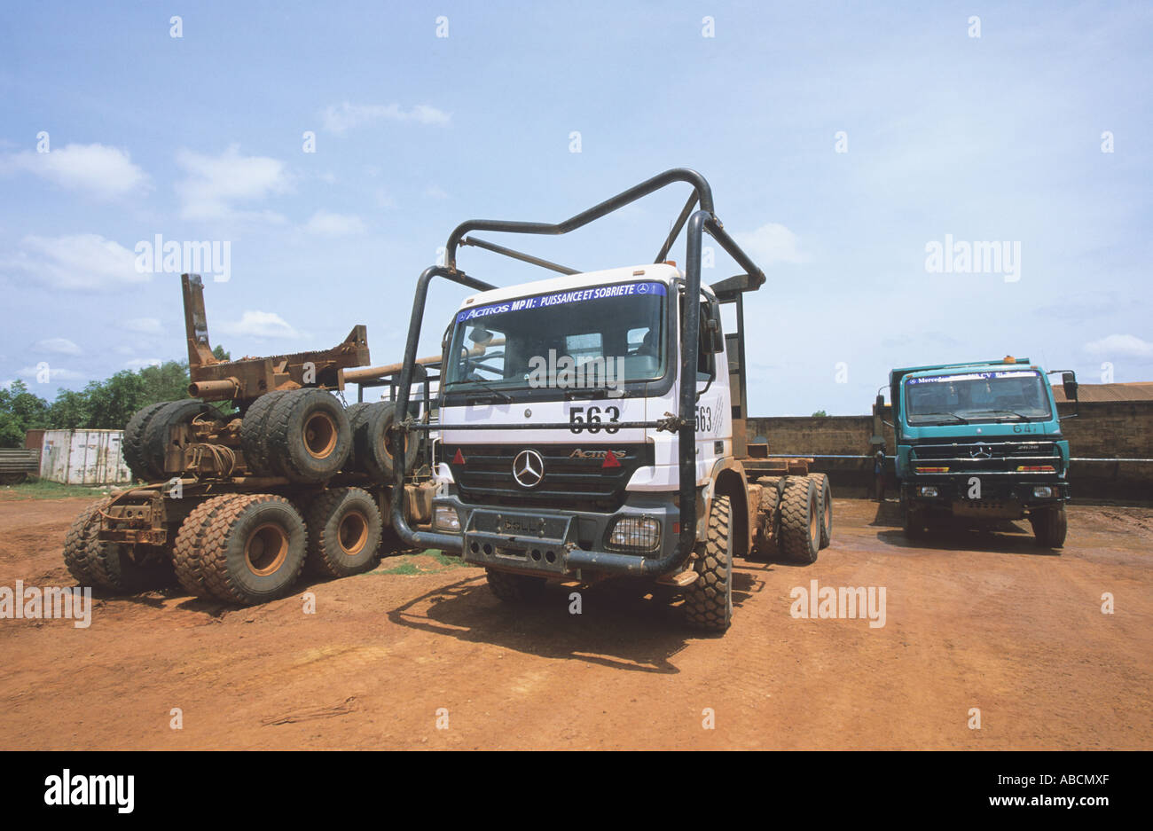 Afrique congo logging truck camion Banque de photographies et d’images ...