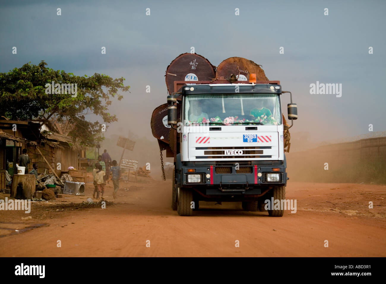 Afrique congo logging truck camion Banque de photographies et d’images ...