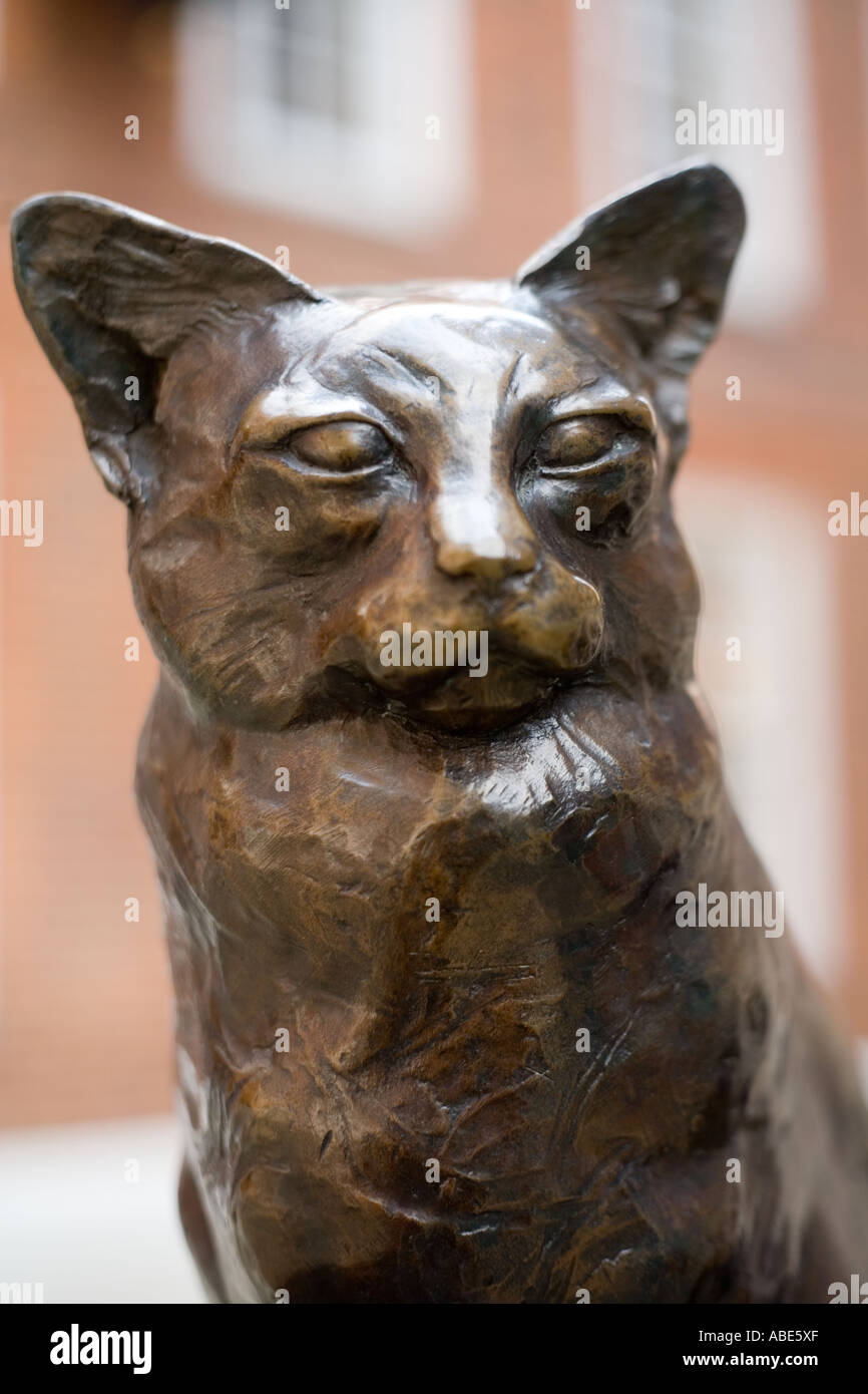 Statue du dr samuel johnson Banque de photographies et d’images à haute ...