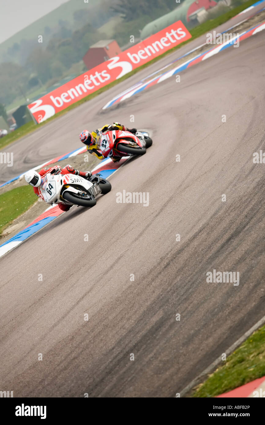 Yamaha motorcycle cornering Banque de photographies et d’images à haute ...