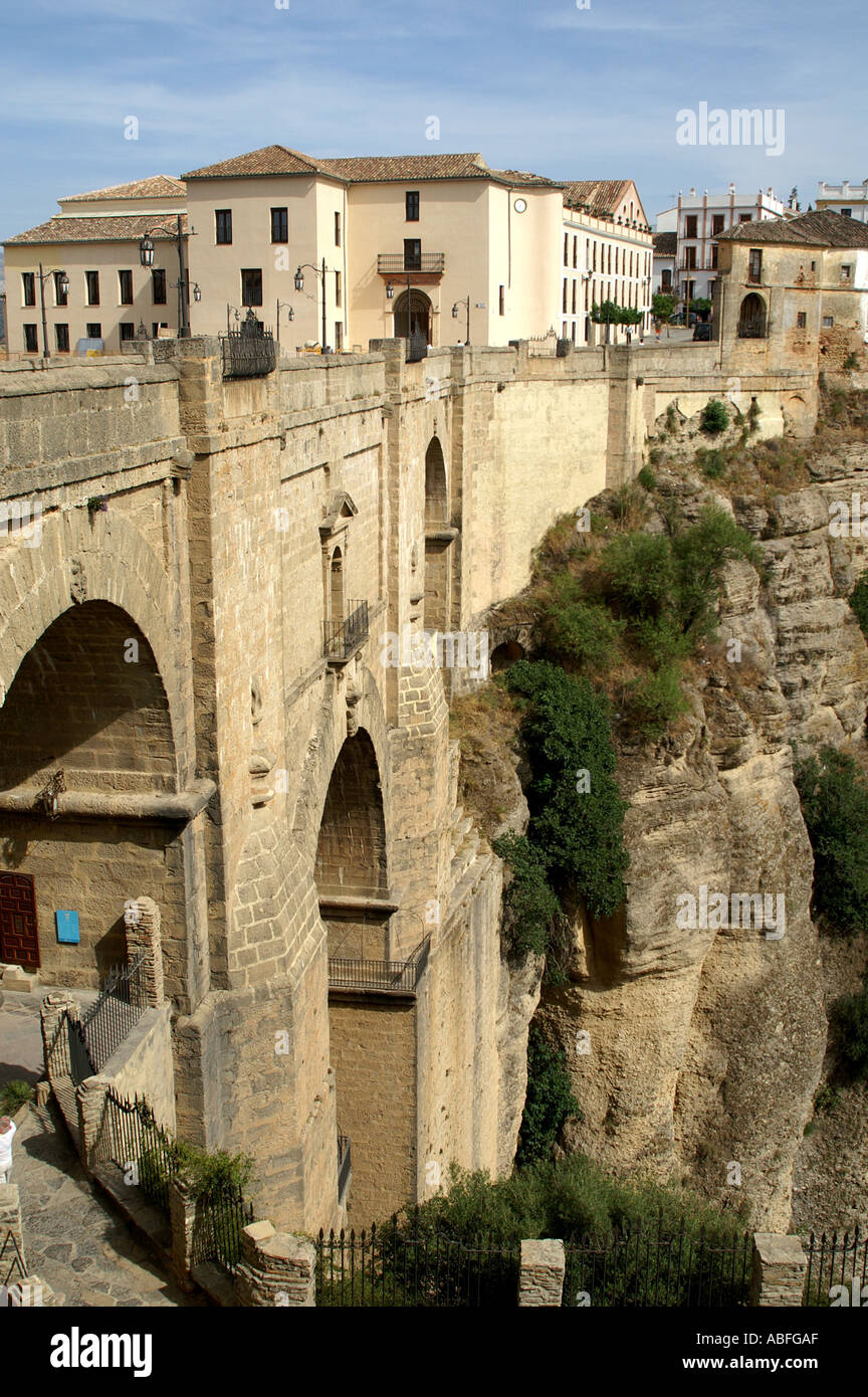 Le nouveau pont Puente Nuevo ciudad vieille ville de Ronda Andalousie ...