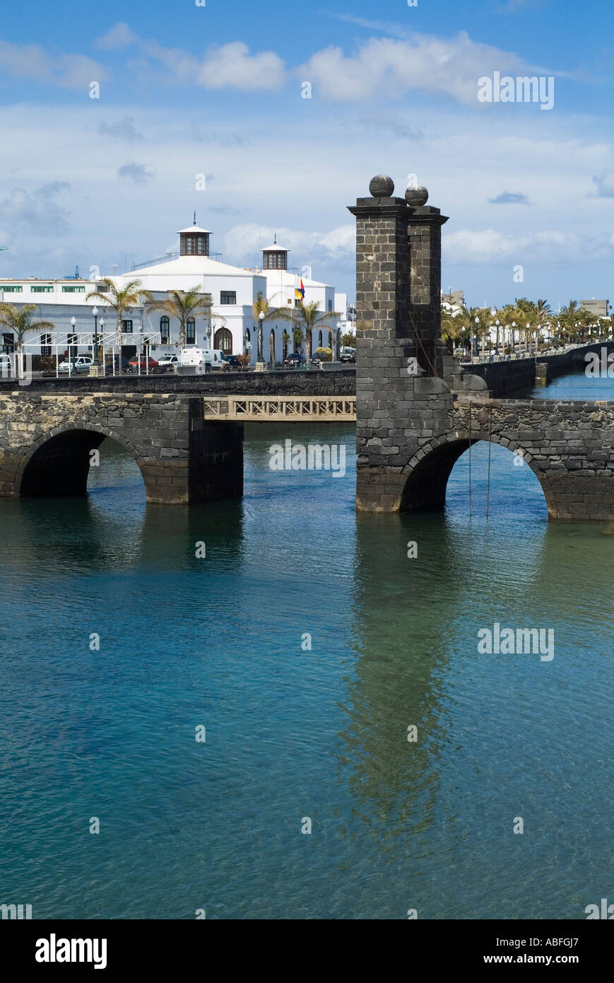 Dh El Puente de Las Bolas Arrecife Lanzarote pont-levis à château San ...
